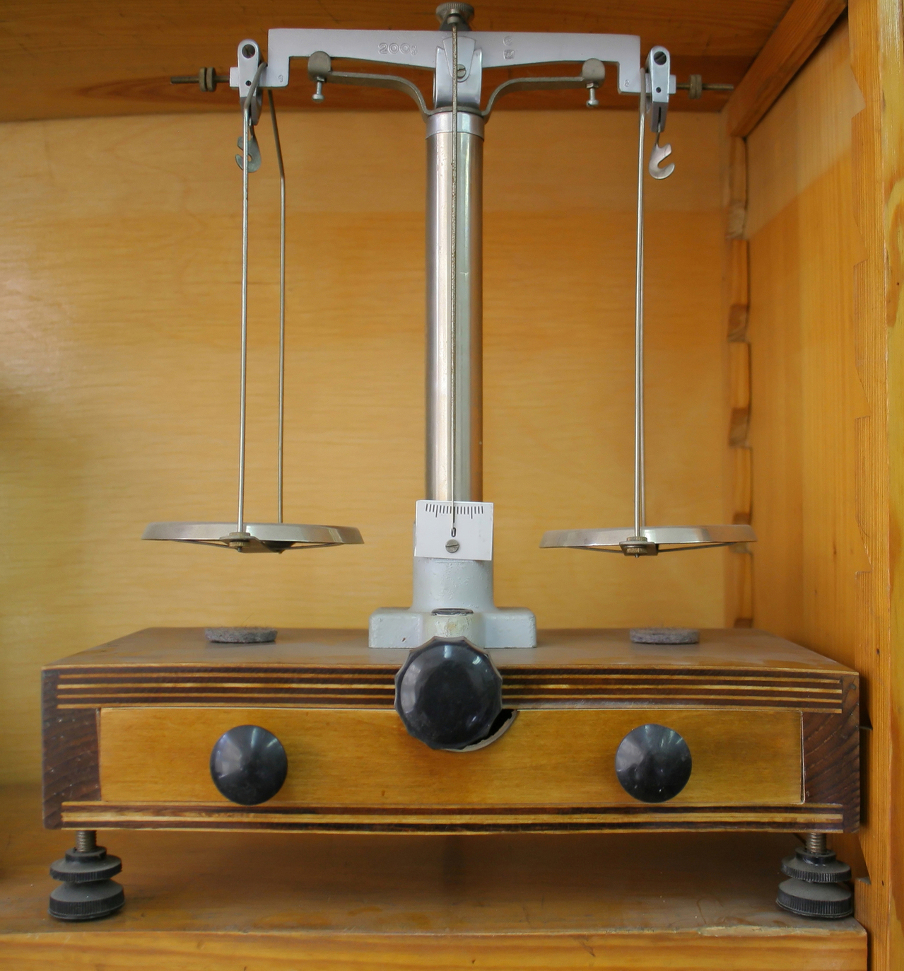Faulty Scales – Chipped Vessel